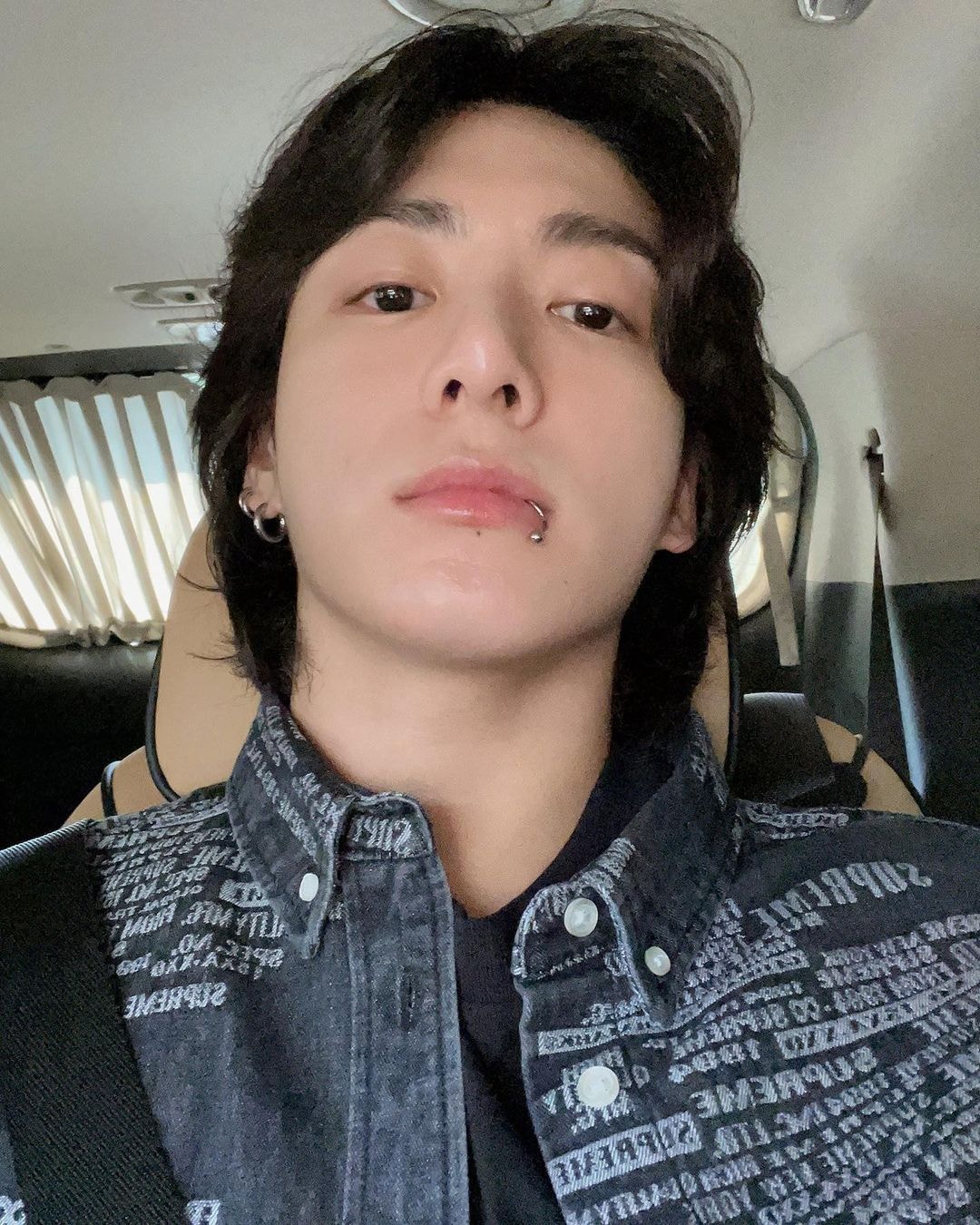 BTS Community Post - I'm not on twitter 😭😭😭but it's ok 💗🙂lob you 💜💗🌈