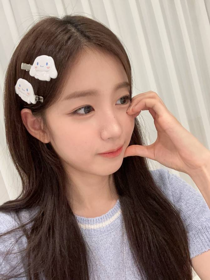 Wooah Community Posts 와우 오늘 비가 많이오네요☔️ 빗길 조심하고 태풍조심하기🥺🍀 Wooyeon