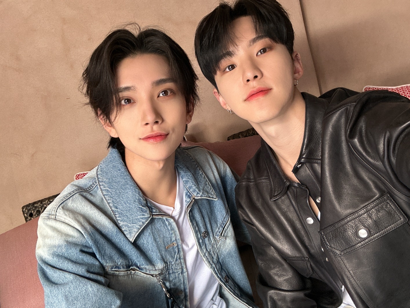 SEVENTEEN Community Posts - 给我妈妈看这张图让她猜我担是谁 我妈开始放大慢慢研究 深思熟虑之后指着🐹说这个 我说为 ...