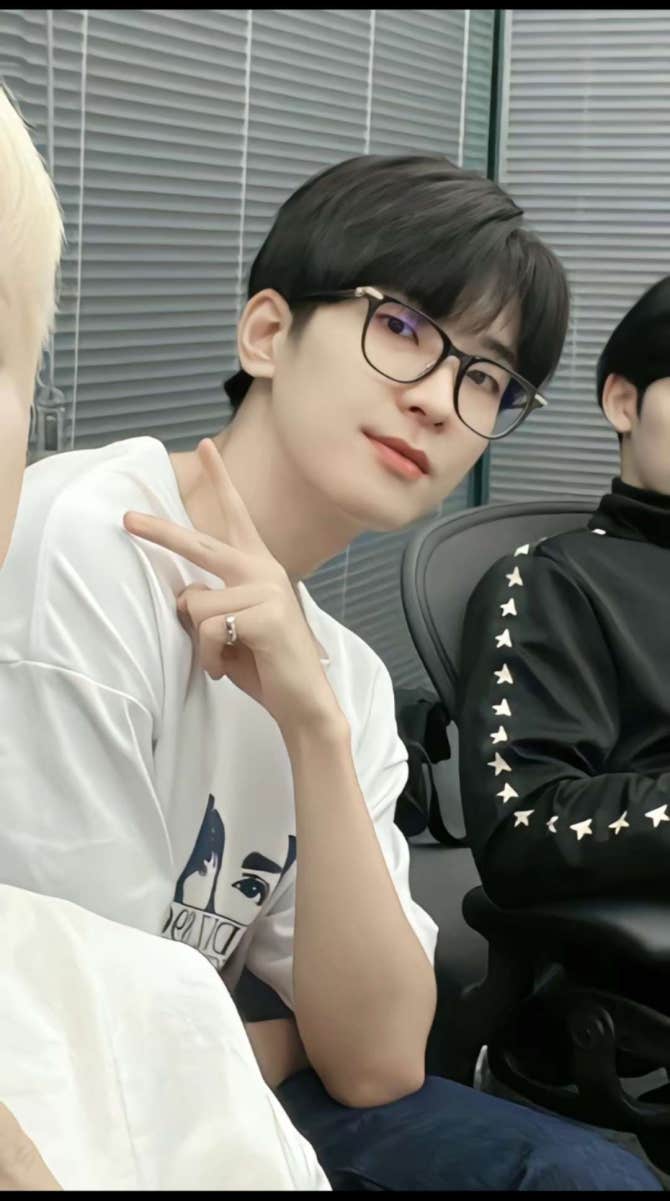 SEVENTEEN Community Posts - 出道3000天快乐啊！！！