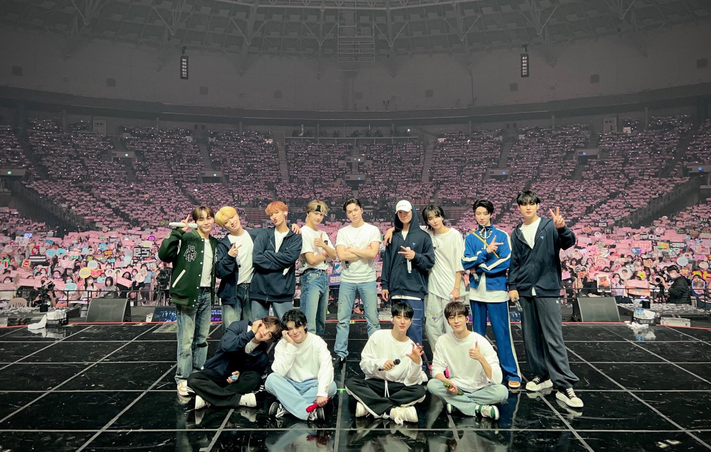 Seventeen Community Posts 모두 함께 노래 부르자 힘찬 노랫소리 슬픔 가려지도록 괜찮을 거야 시계의