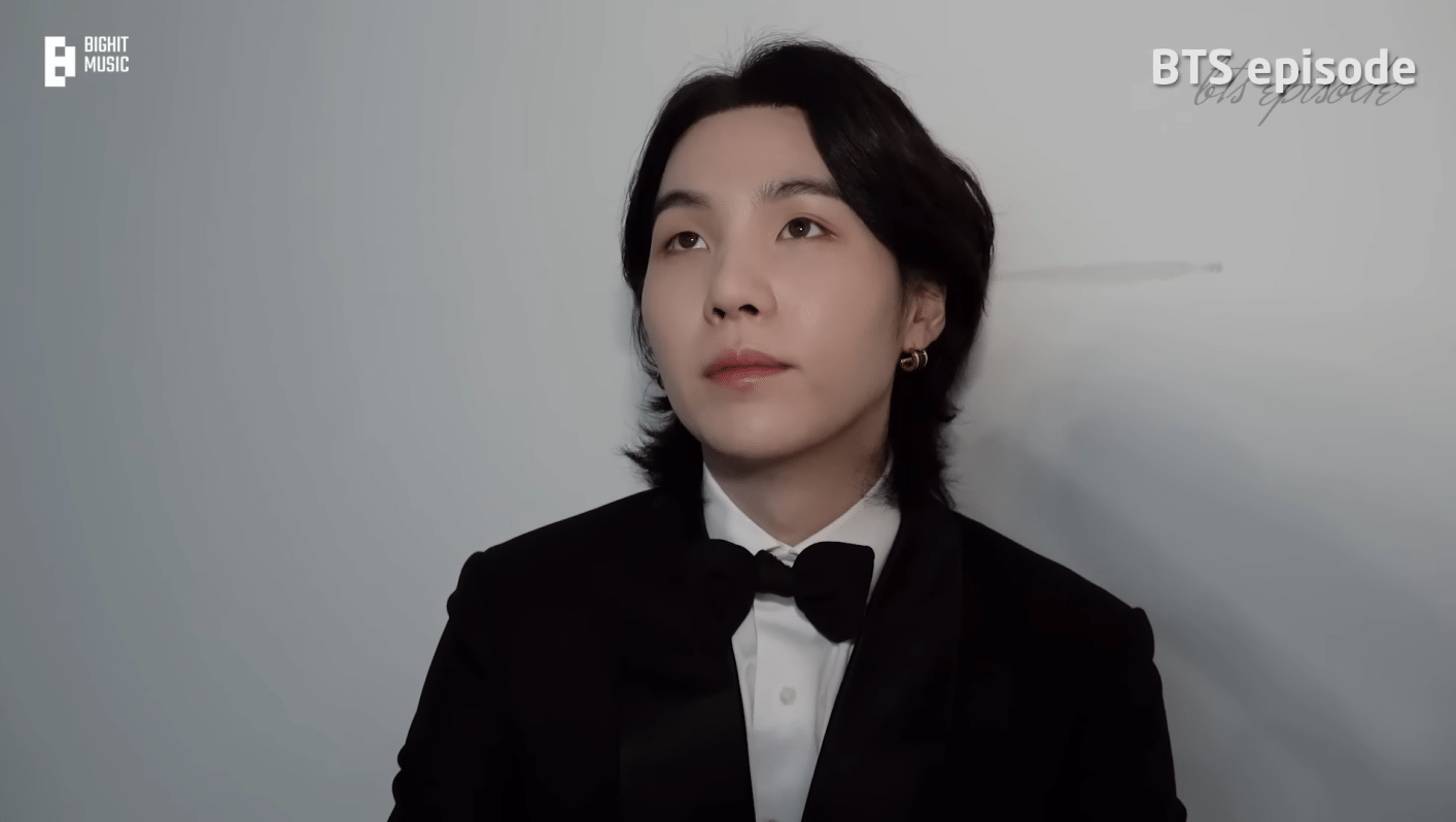 BTS Community Post - 윤기 시 私、ユンギ大好き 襟足もさっとしたユンギ、大好き 特別審査員長みたいなユンギ、大好き なんかスンッてしてるユンギ、大好き TMAの季節ですね ...