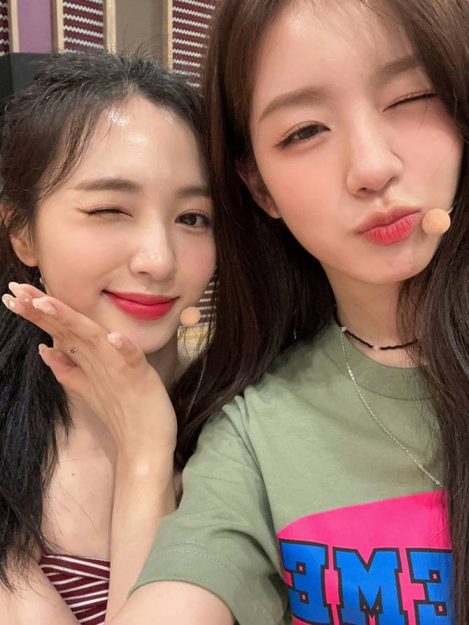 Wooah Community Posts 그냥 맘에드는 사진 올리기🤍 와우 오늘 월욘팅이야🧸💕 Wooyeon