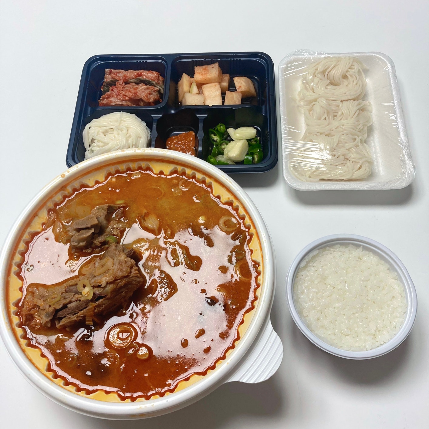 Atbo Community Posts 오늘 저녁은 뼈해장국 들깨가루 많이 넣는 거 좋아해요😎😎 Ohjunseok