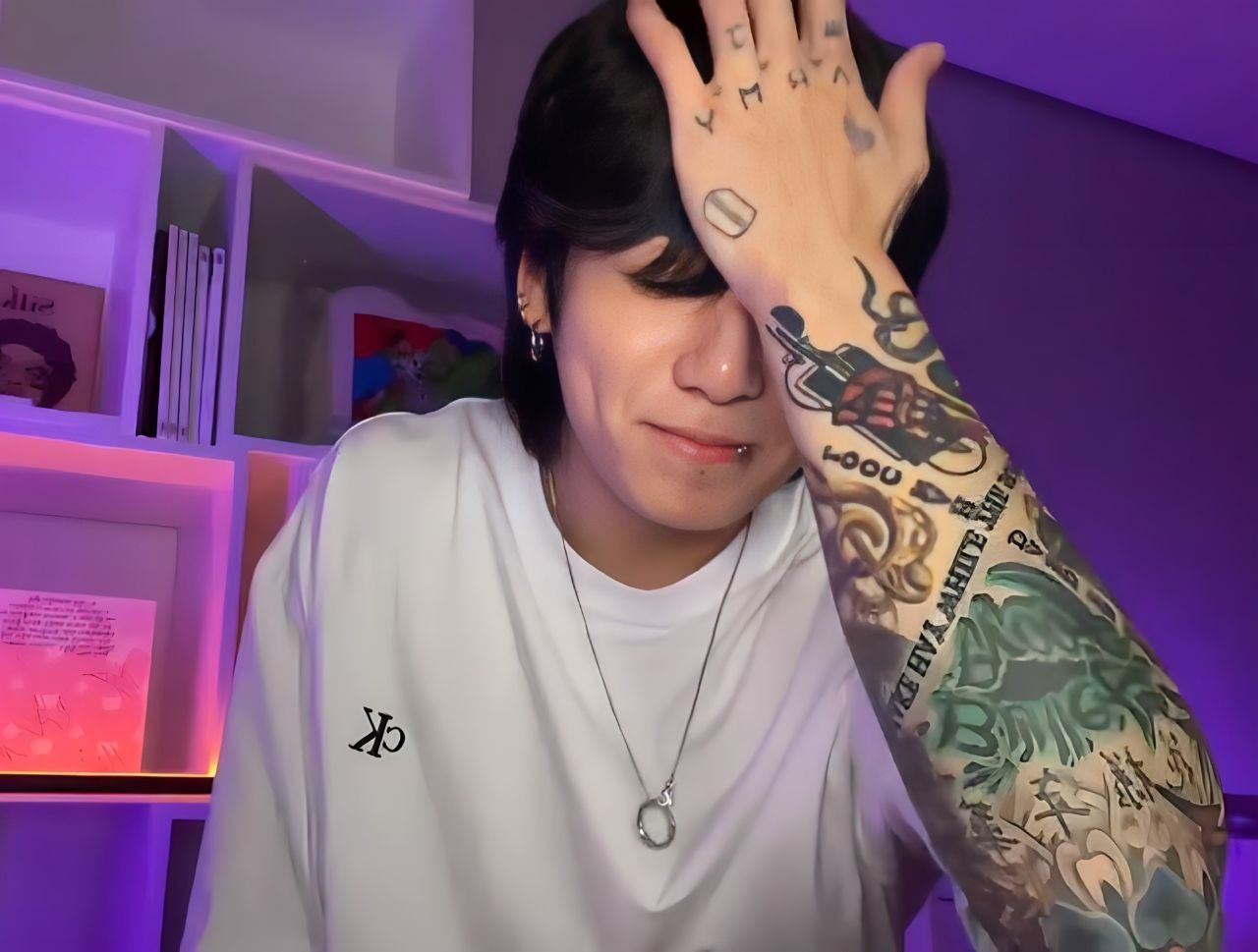 BTS Community Post - SEVEN CLEAN VER를 들으면서 정말 혼란스러워요. 나는 그것을 들으면서 ...