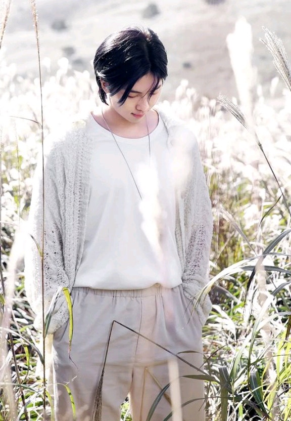 BTS Community Posts - WTF wrong with the people ..guys stop doing this leave over jooniee alone ...