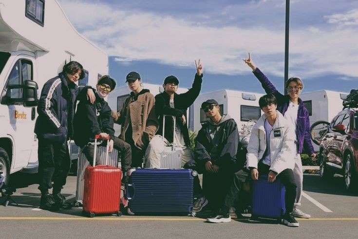 BTS Community Posts - 2022 was such a downfall for army ..🥺 i miss them ...