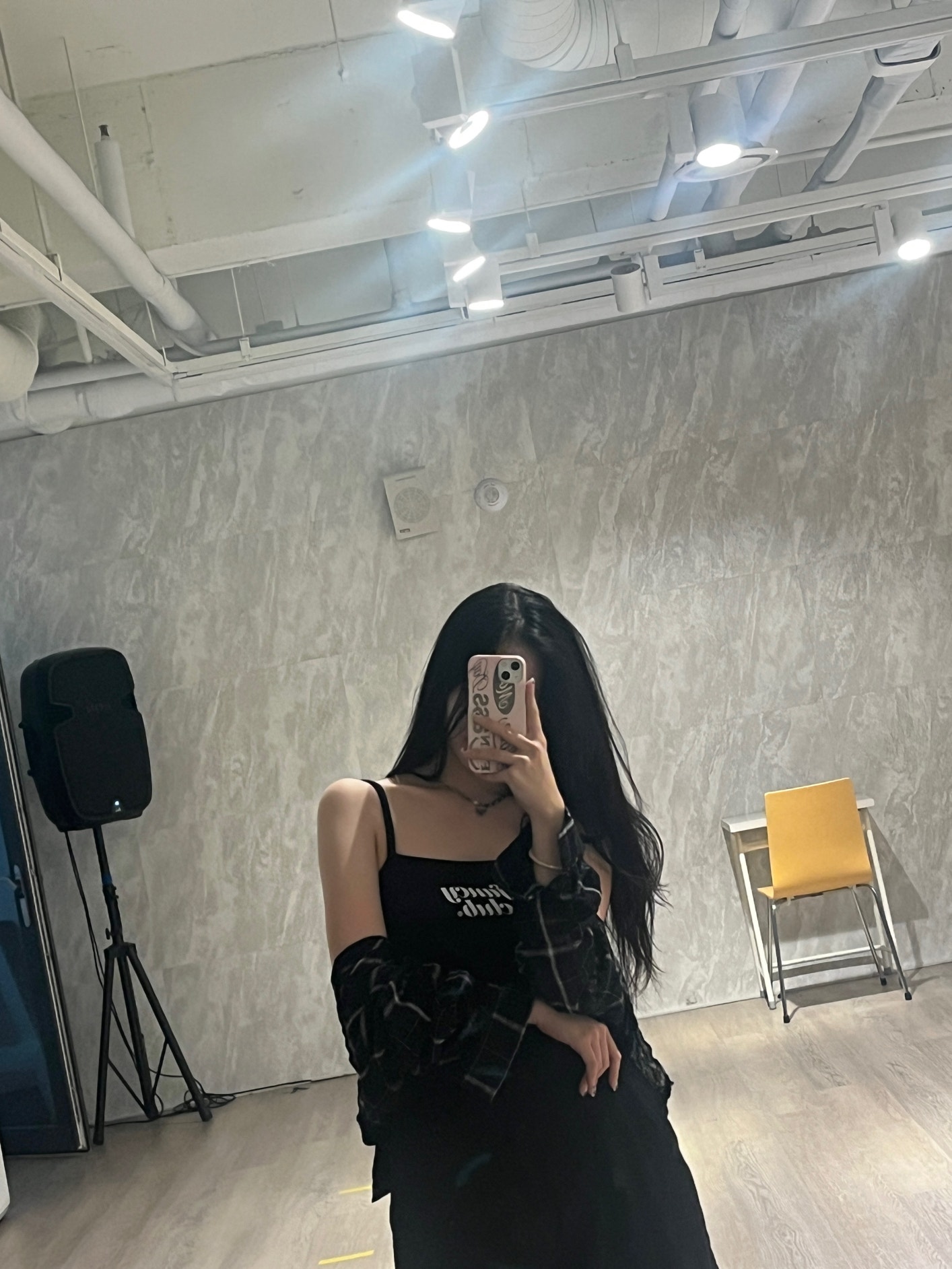 Weeekly Community Post 오연완💪🏻 사실 어제 연습끝나고 찍은 사진이지롱😝 이수진