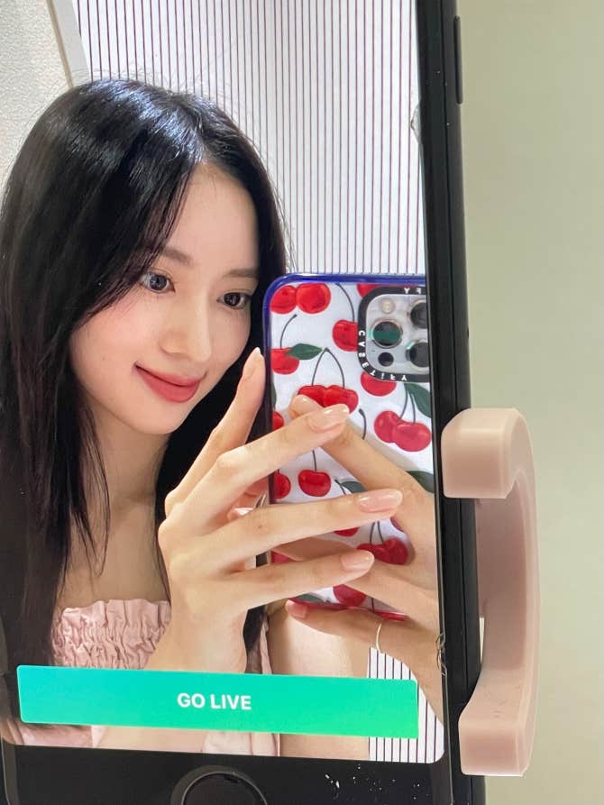 Cherry Bullet Community Posts 룰렛 오늘도 사랑해 🩷 May