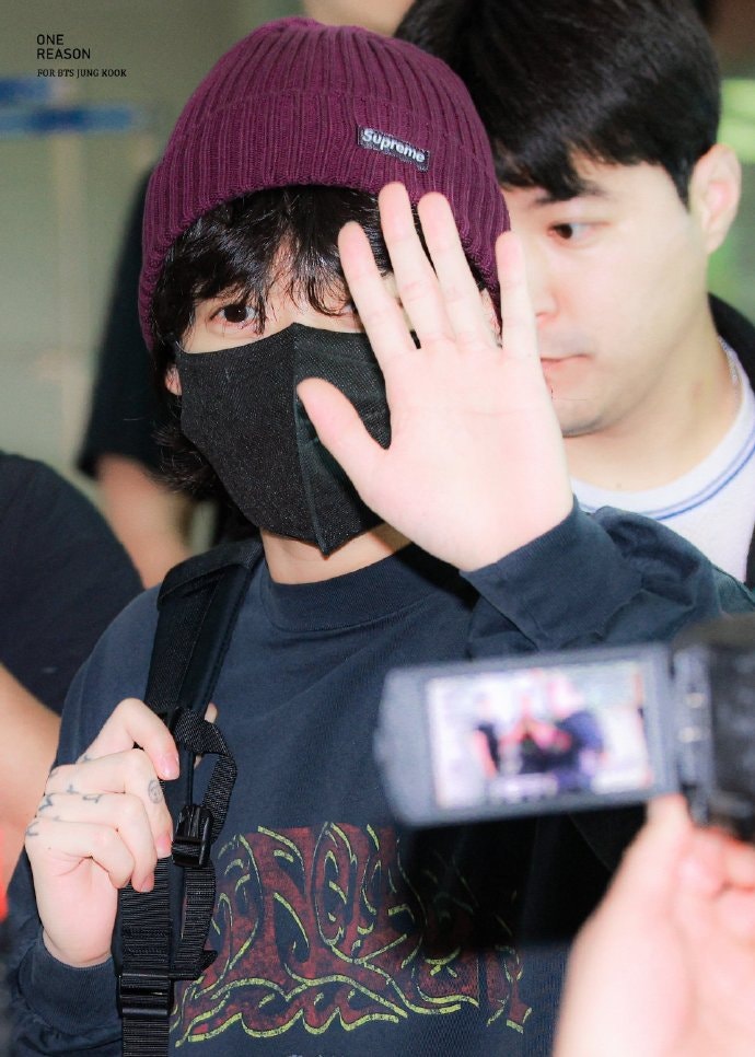 BTS Community Post - every day every night i love u~ good night~ 总有一天会 ...