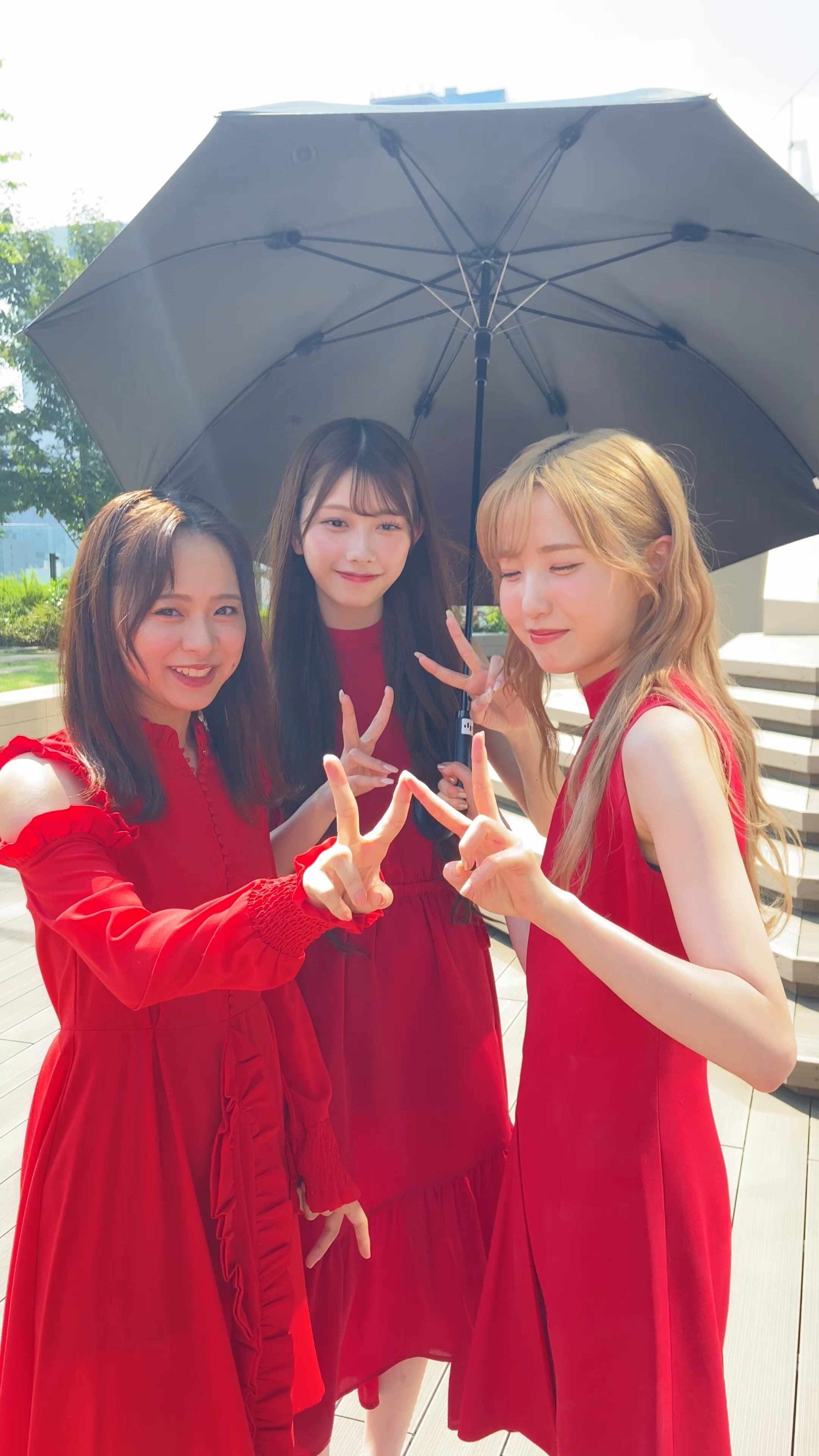 AKB48 커뮤니티 포스트 - AKB48 62nd Single「アイドルなんかじゃなかったら」MV撮影現場にweverseカメラが密着しました📷💕 メンバーの様々な姿をみなさんにお届けし ...