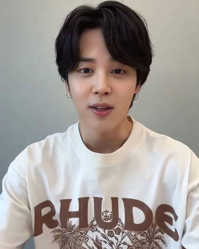 Bts Community Post 안녕하세요 지민님 잘 지내세요 잘 먹고 잘 자셨나요 아미들이 너무 보고싶어요 💜 ️