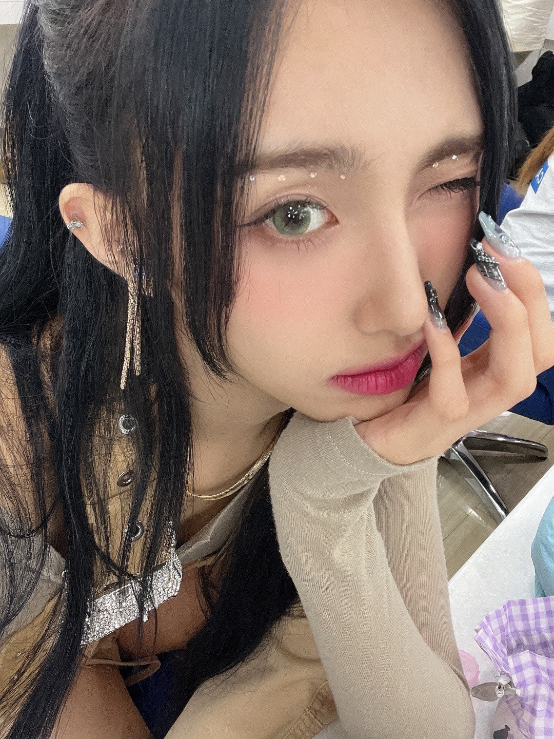 EVERGLOW Community Posts - 유후💋 - AISHA