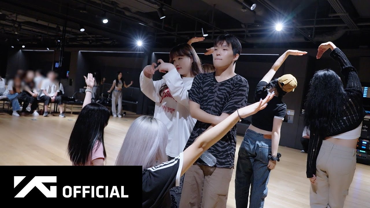 Weverse AKMU Media - AKMU - ‘Love Lee’ DANCE PRACTICE BEHIND THE SCENES