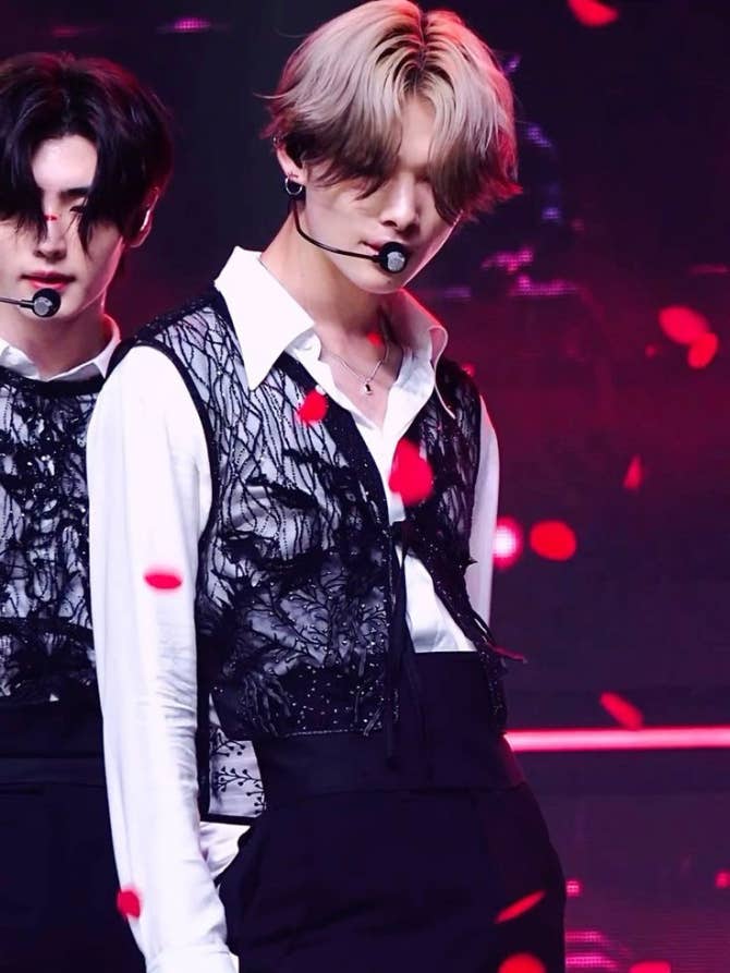 Weverse zone Community Post - hee star 🤔🤔🤔🤔🤔🤔