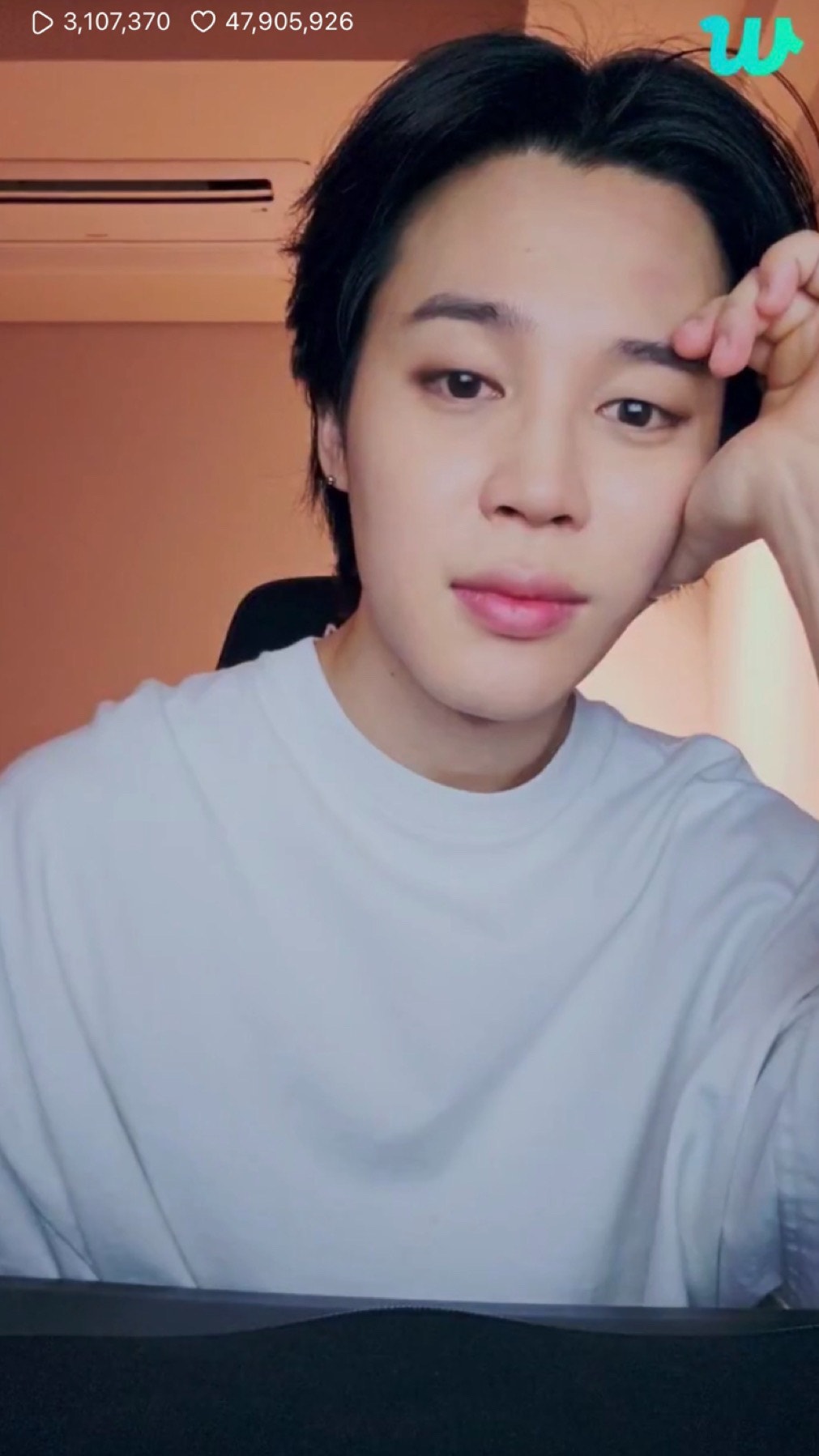 Bts Community Post 지민씨 고마워요 ♡ 어제 여기서 지민씨를 만나서 정말 너무 기뻤어요🥰 소중한 지민씨 손