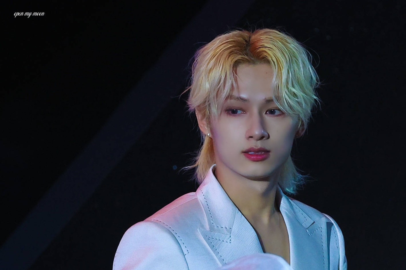 SEVENTEEN Community Posts - 真诚的人值得拥抱庞大的爱😽JUN，你值得拥有整个世界 ️