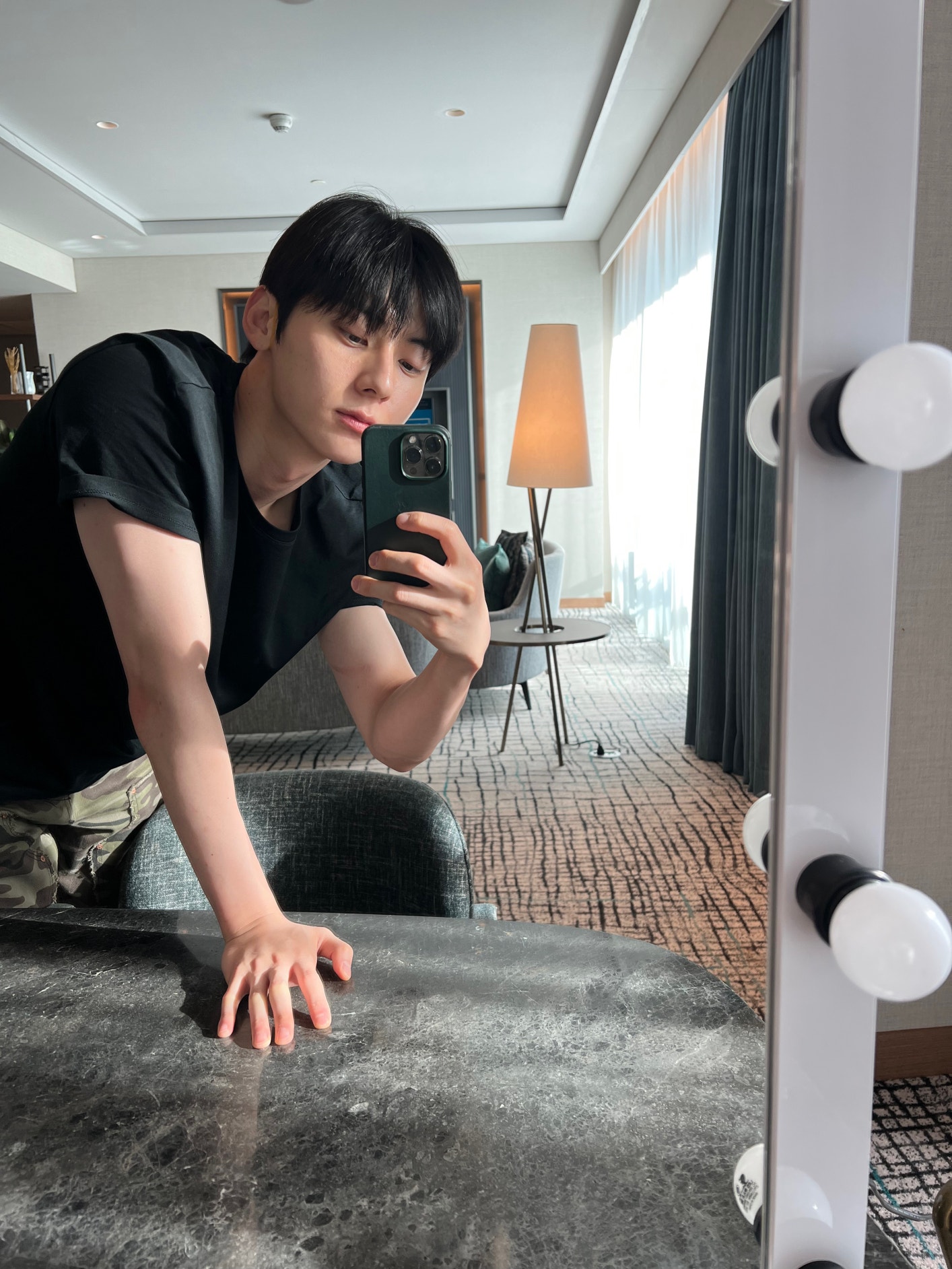 Hwang Min Hyun Community Posts 황도들🍑🧡 안녕~~~~간다아~~~~ Hwangminhyun