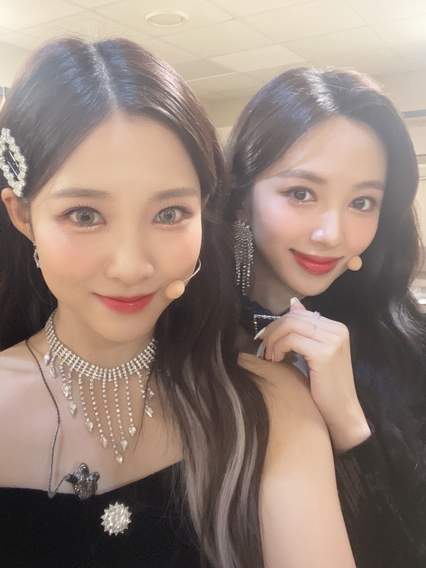 Cherry Bullet Community Posts 우리 언니 생일 축하해요오👸🏼🎉 항상 너무 고맙고 앞으로도 좋은 주억