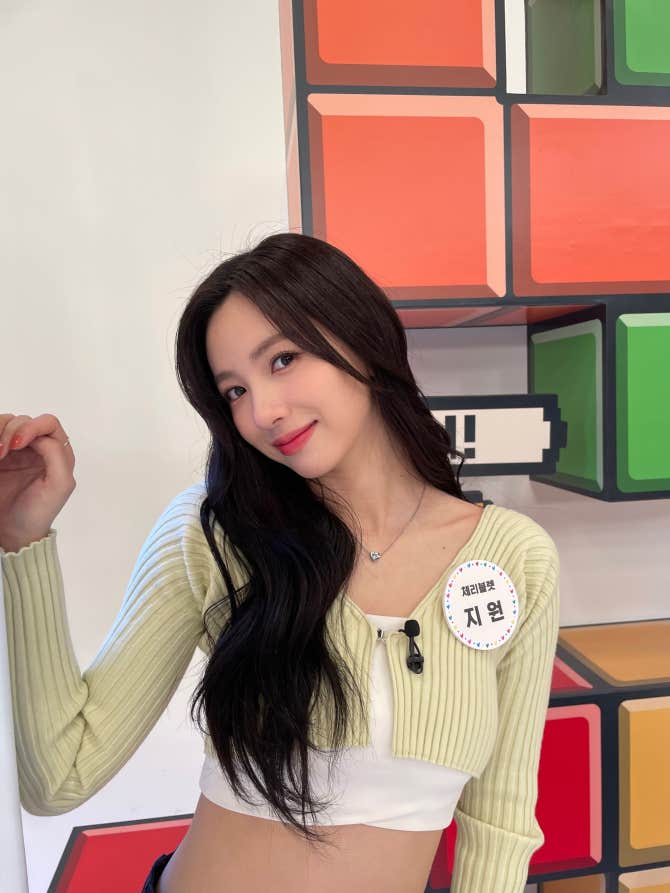 Cherry Bullet Community Posts 🍒🦊🎂🐰💜 우리 져니 생일 축하축하축하 ️ 늘 밝고 멋지게 우리의