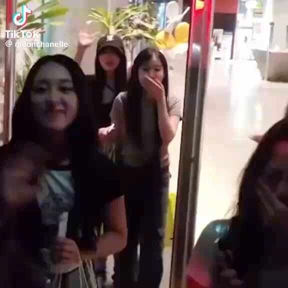 ILLIT Community Post - dont hate BUT CHANELLE UPDATE? 😭😭😭😭