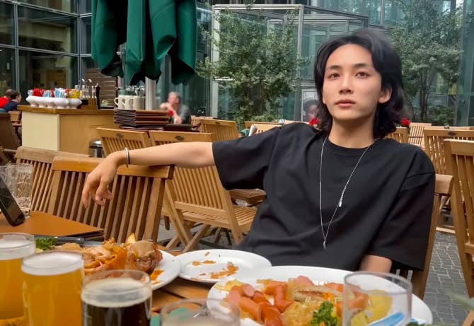 Seventeen Community Post 밥이나 먹자여~ 🍴우리 하니 너무 멋있어