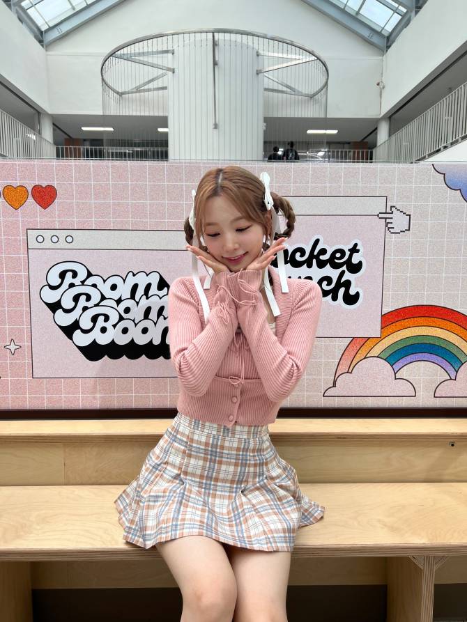 Rocket Punch Community Post 켓치들 오좋하💗 이따 봐 Yeonhee