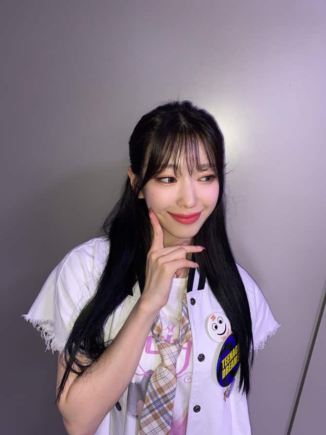 Rocket Punch Community Posts 셀카는 많으면 많을수록 좋댔어 🩷 Suyun