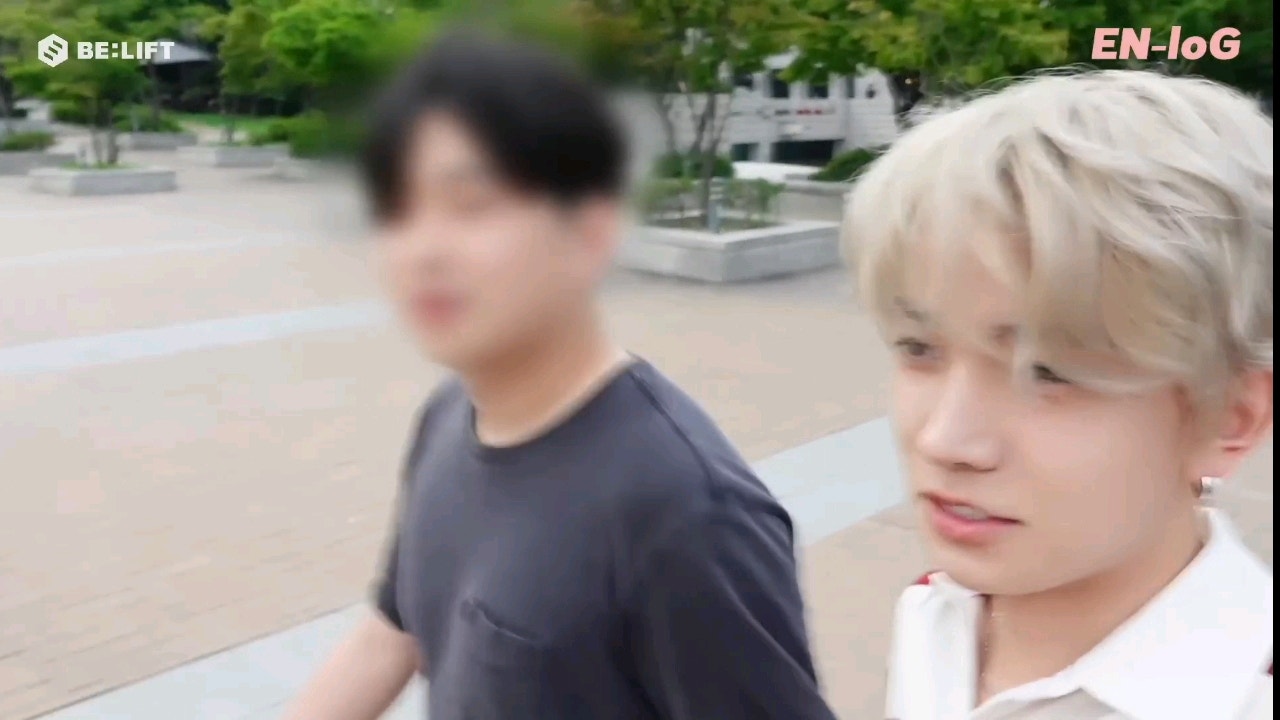 Weverse Zone Community Posts - Heeseung♥️With his brother