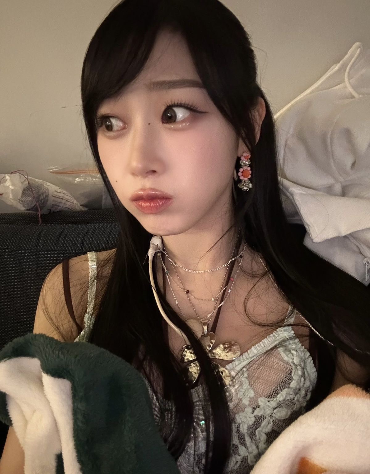 Weverse zone Community Post - why is it so hard to choose a pfp like it ...