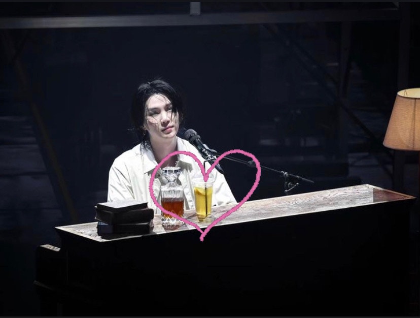 BTS Community Posts - Dear 윤기 몸이 안좋아서 건강해지고 싶어서 장어 먹고 왔어. 응! 파워가 넘치네ㅋㅋㅋ ...