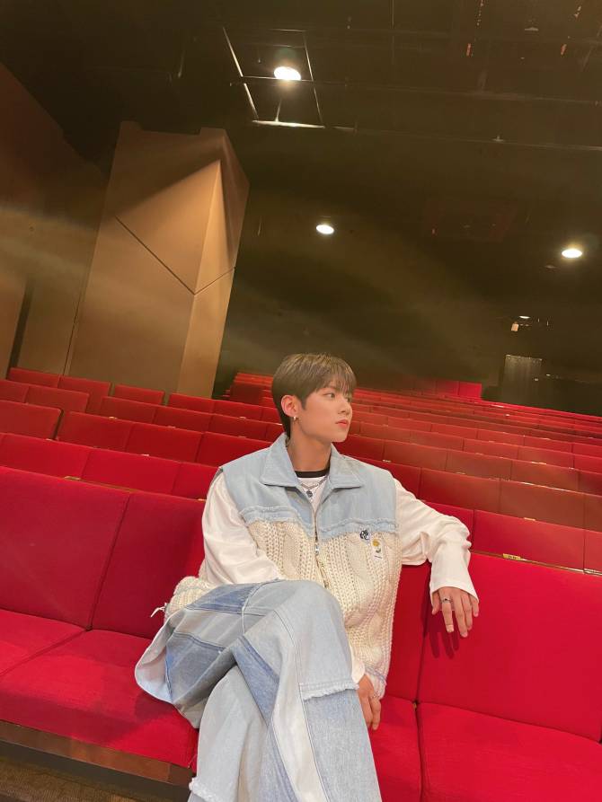 Lun8 Community Post 오래 기다리신 팬분들도 계시다고 들었는데요 비도 많이 오고 습하고 덥구 춥구 그랬을 텐데