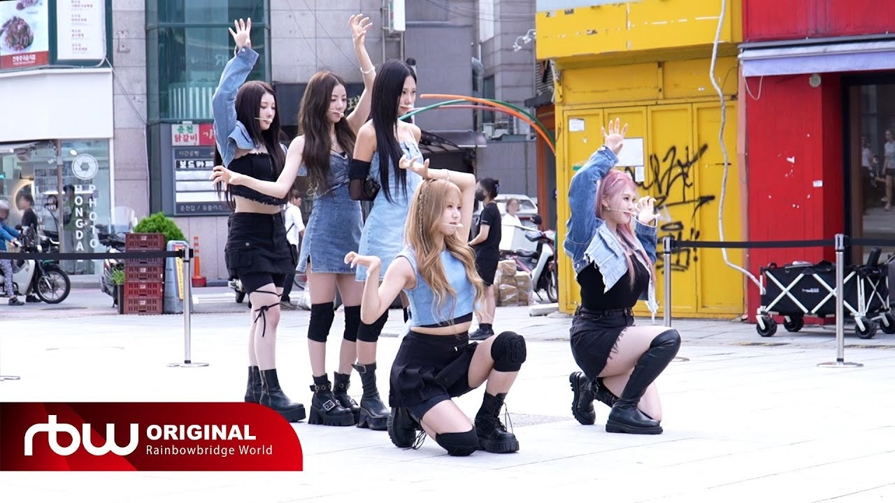 Multimedia de PURPLE KISS de Weverse - [P.S.NOTE] 퍼플키스(PURPLE KISS) 'FESTA' Spoiler Busking Behind