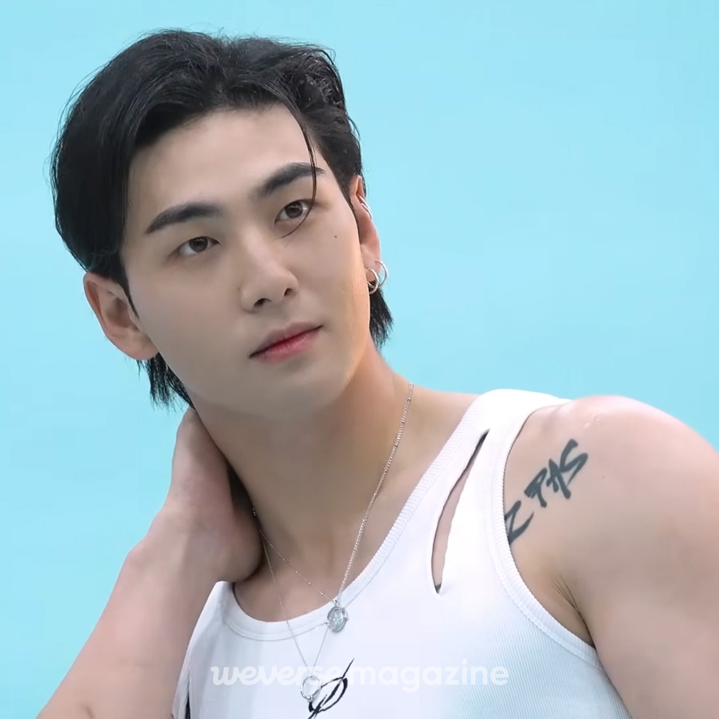 Weverse BAEKHO(KANG DONG HO) Image - [Magazine] BAEKHO's Daily Exercise ...
