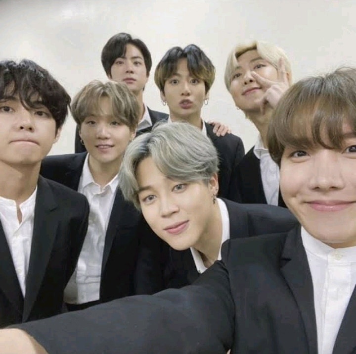 Bts Community Post 우리가 Bts에게💜 당신에게 밝은 미래를 기원합니다 새로운 장을 위한 따뜻한 작별