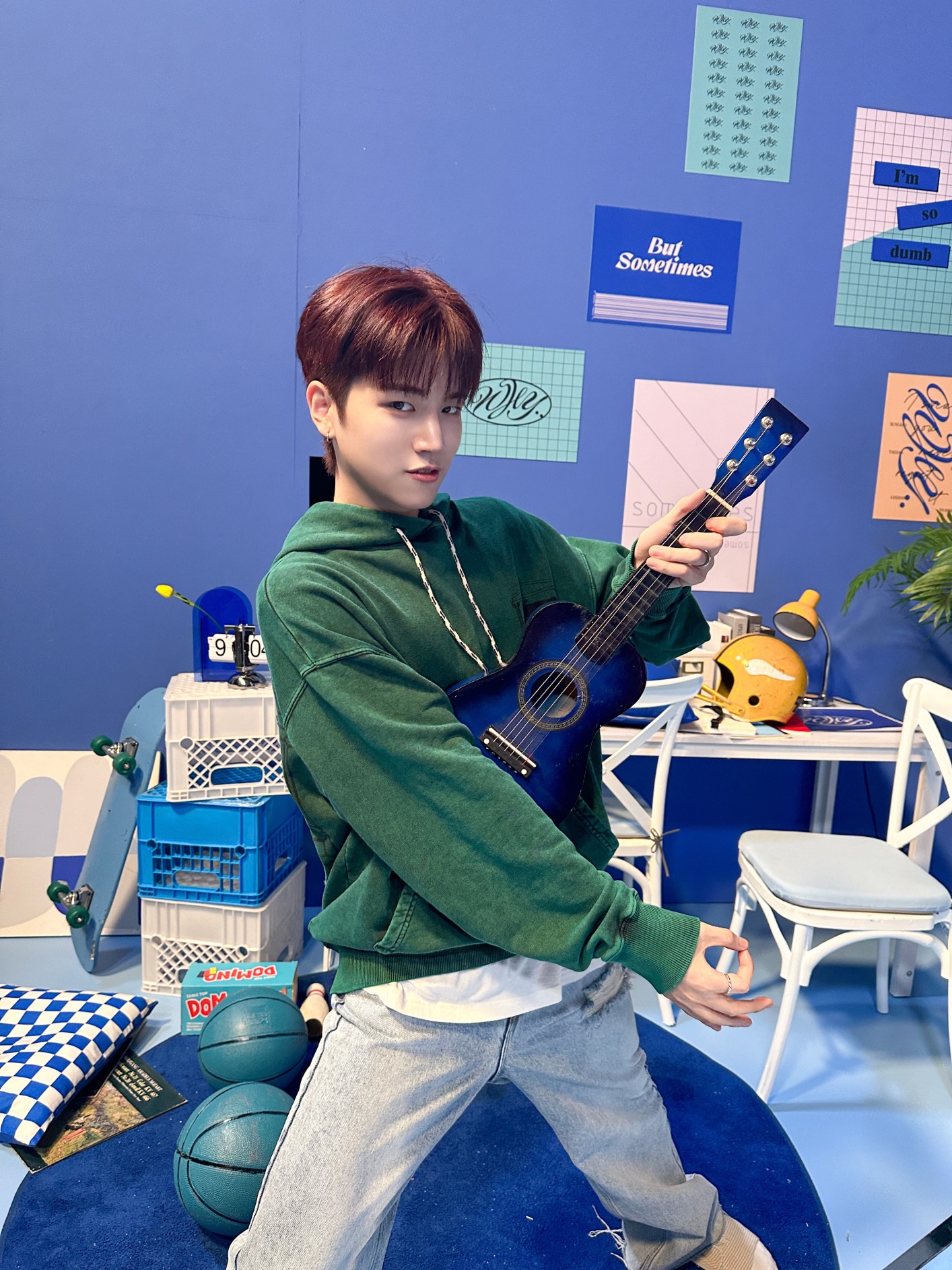 BOYNEXTDOOR Community Posts - 나랑 같이 놀아요~ 춤을 추며~ 🫶 🫶 - RIWOO