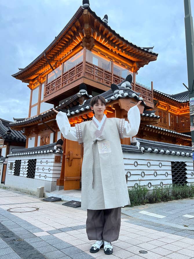 Atbo Community Posts 보트~~ 즐거운 한가위 보내고 계신가요 보름달처럼 행복으로 꽉 찬 하루 보내세요