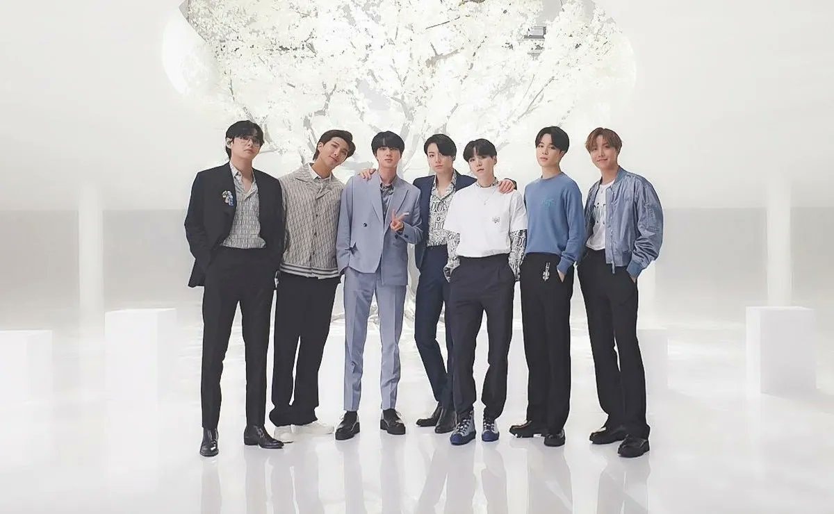 BTS Community Post - 2016년, 인테리어 디자이너를 꿈꾸며 수학 학원을 다니면서 Run on the Road를 ...