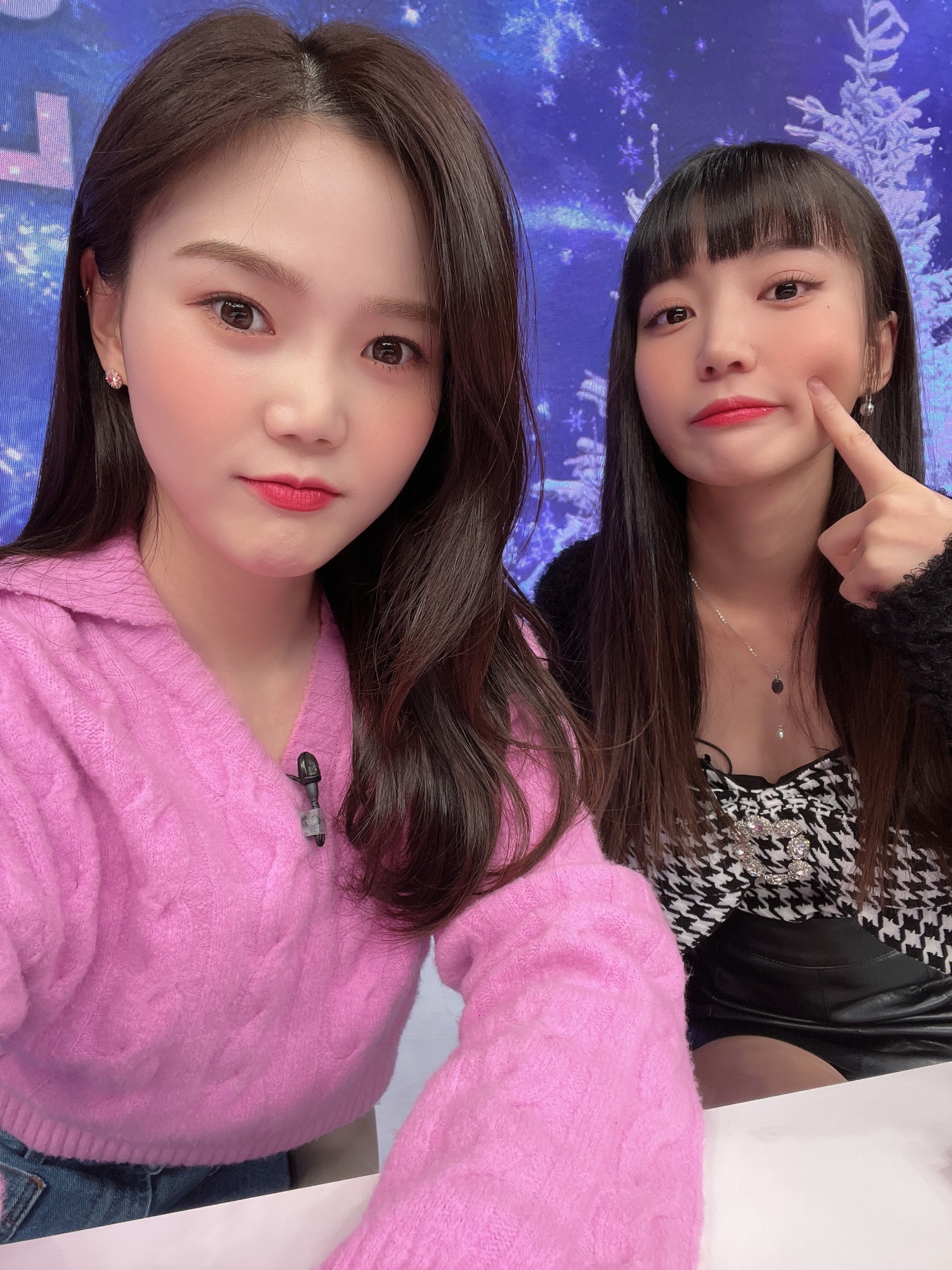 Oh My Girl Community Posts 청춘즈 네컷 💖🎀 Yubin