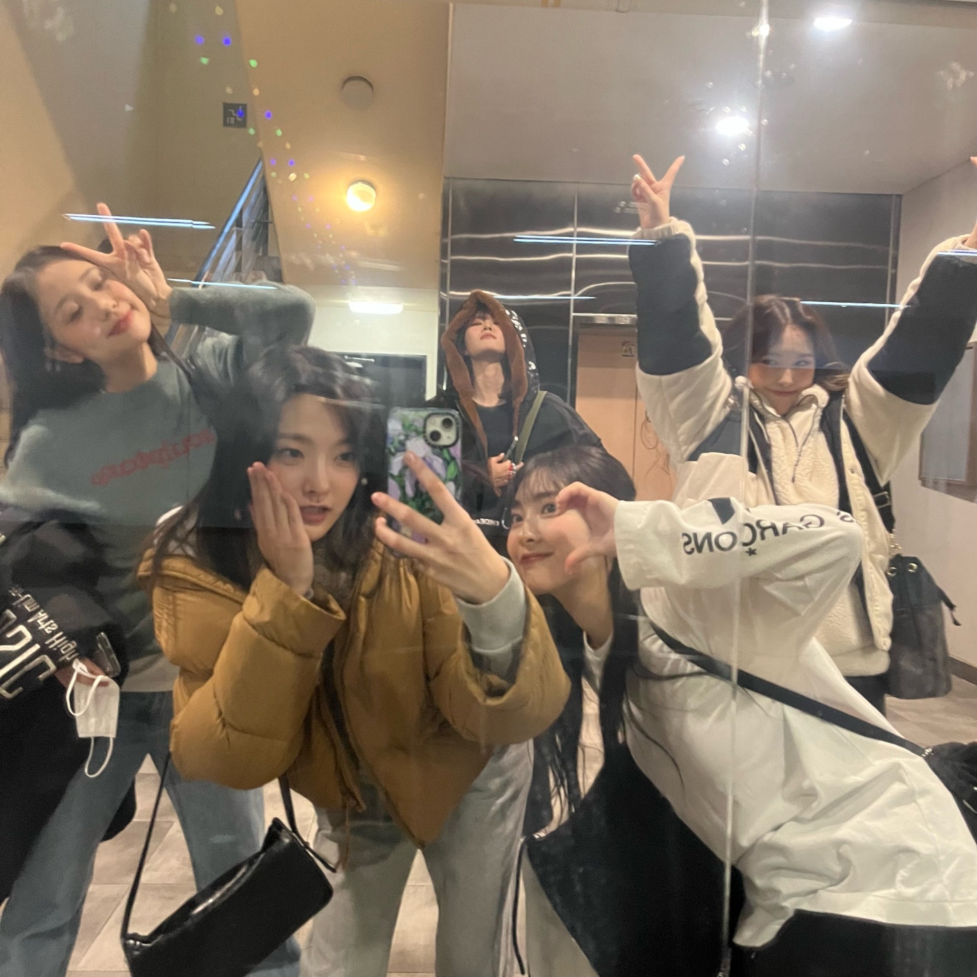 Weeekly Publicaciónes Comunitarios 데일리 이번이 벌써 3번째 소토폴리오네요 ☁️ 이번에 준비한