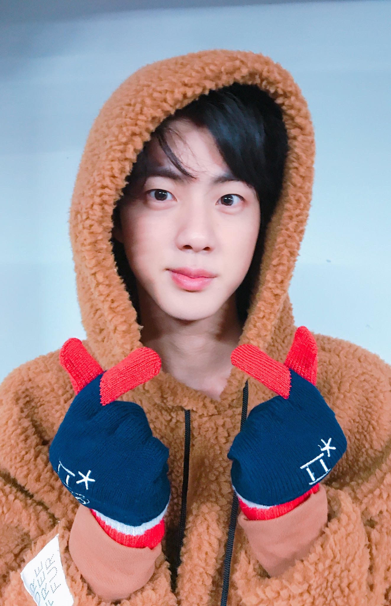 BTS Community Post - ジンくんー会いたいなぁ😭😭😭 #Dear_Jin_from_ARMY #るあ 📸official Twitter