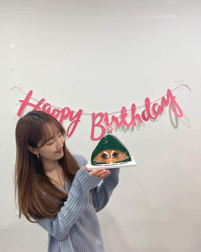 Cherry Bullet Community Posts 행복한 하루 만들어줘서 너무 고마워 룰렛 ️ 매년 함께 하자🌻