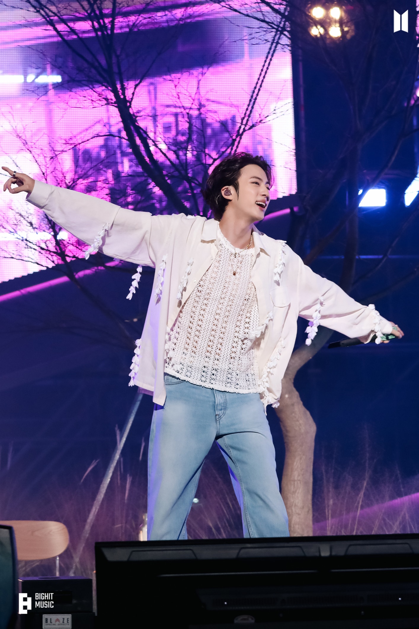 Bts Community Posts Jinð¹ãã æ°å¹ŽãããŸããŠããã§ãšããïž éåœã§ã¯æ§æ£æã§ãã ããã¯é£ã¹ãŸããã ç§ãæ¯ãäœã£