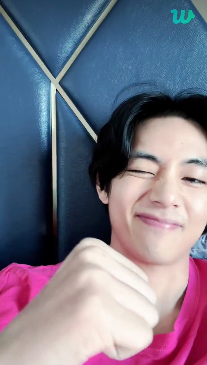 BTS Community Posts - #to_V Good morning,Tae tae!It's so cold today,too,I can charge lots power ...