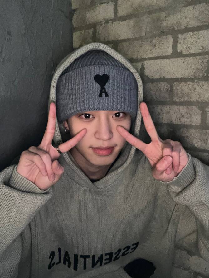 Atbo Community Posts 보트~~ 연휴는 잘 보내셨는지요😘 올해도 힘차게 달려보자구요💨