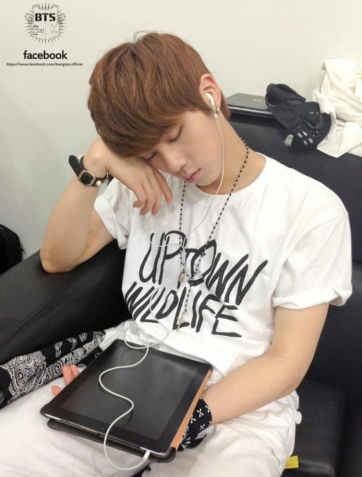 Bts Community Post Dear Jin From Army ジン、今日も一日お疲れ様☺ 心も体も元気でいてね💜 おやすみ