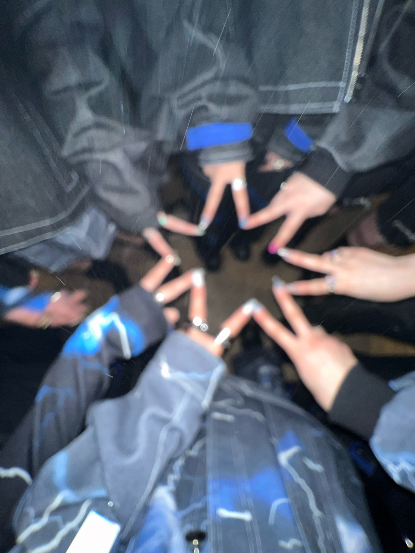 XG 커뮤니티 포스트 - Good Morrrning guyssss!!!!🍀🫶🏻🦋 Today is "Music Core ...