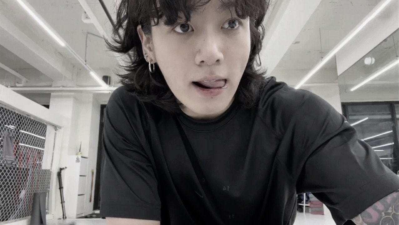 BTS 커뮤니티 포스트 - damn jungkook!! you're so cool and pogi 😩🙇🏻
