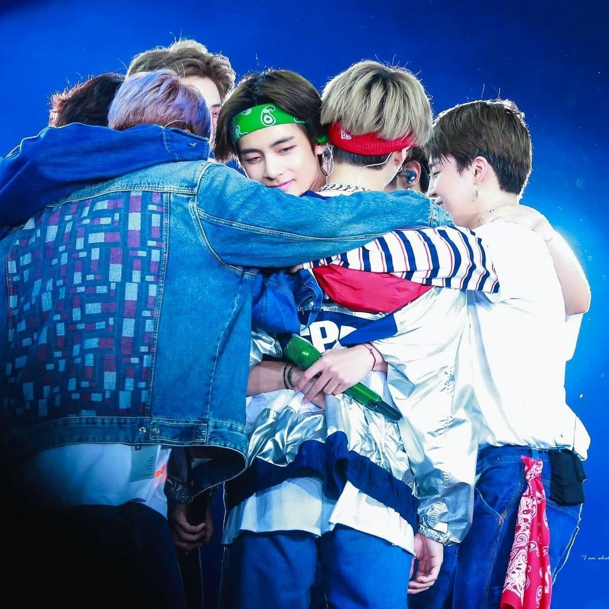 BTS Community Post - 💜🤗💞HAPPY HUG DAY💞🤗💜 #BTS #ARMY