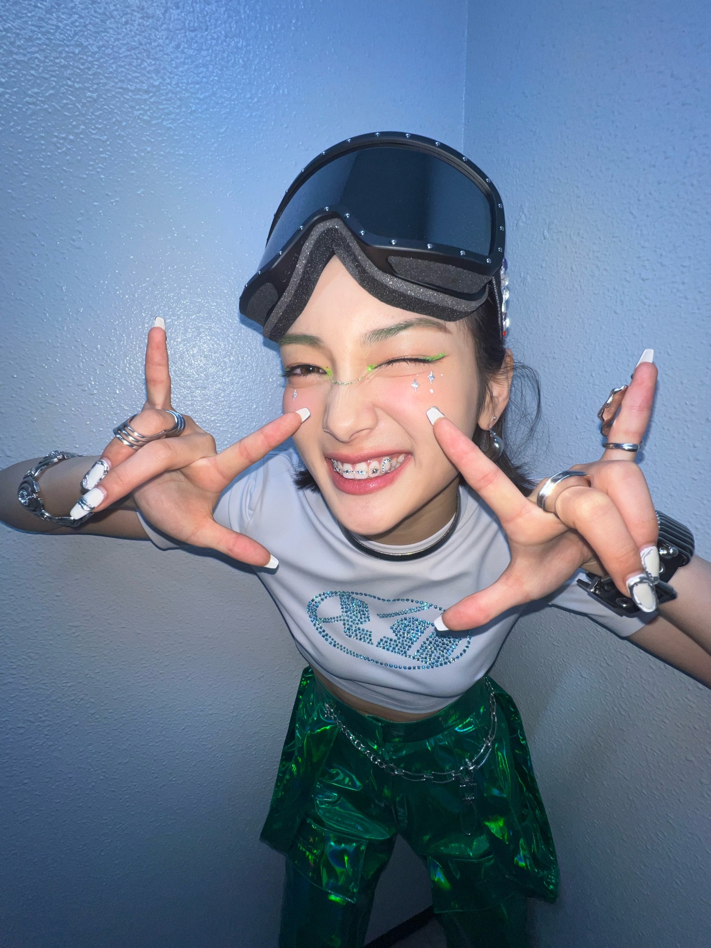 XGコミュニティ投稿 - Hiii ALPHAAAAAZ🌴🌺🦋 OMG....!!!!😭 TODAY!!! We're going to be on SHOW CHAMPION👏🏻📺 We ...